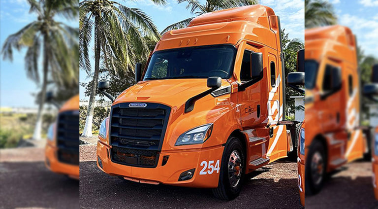 CICE Transportes estrena nueva imagen en sus unidades Freightliner ...